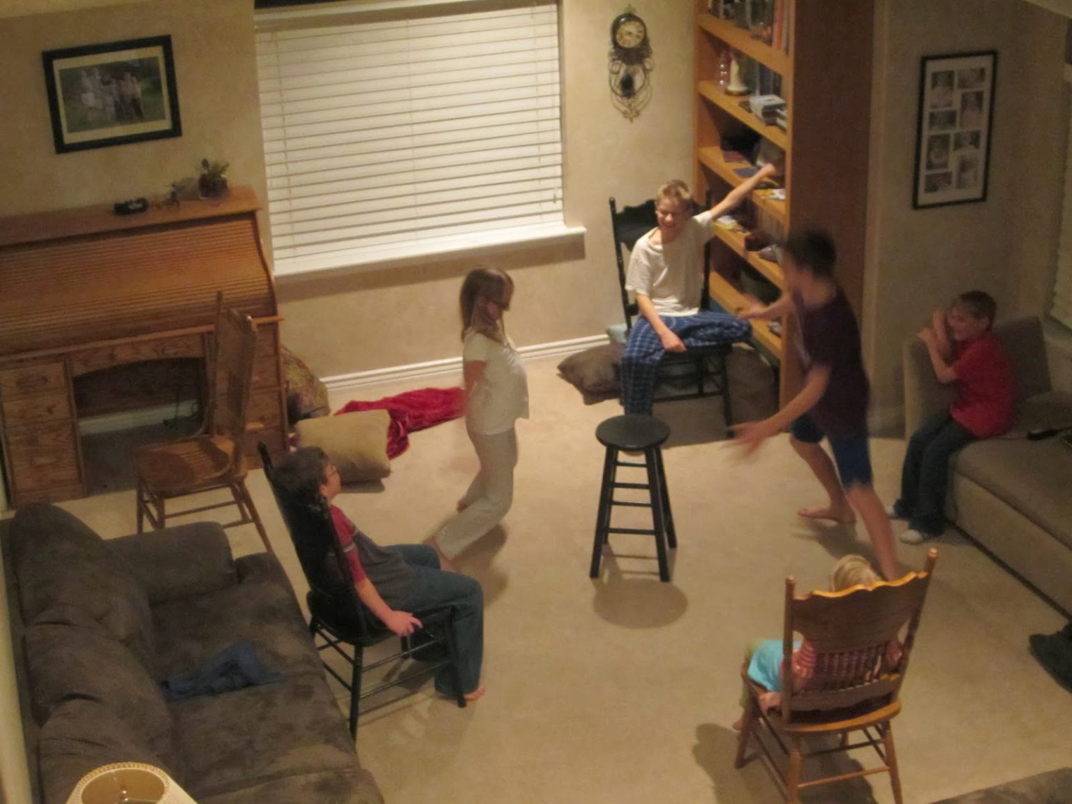 12 Time Pass Games To Play With Family or Kids on Qurantine- ZestVine