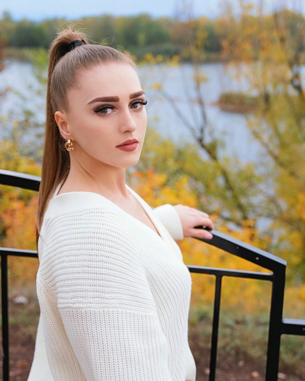 Meet Julia Vins Most Beautiful Russian Bodybuilder Known As Muscle Barbie